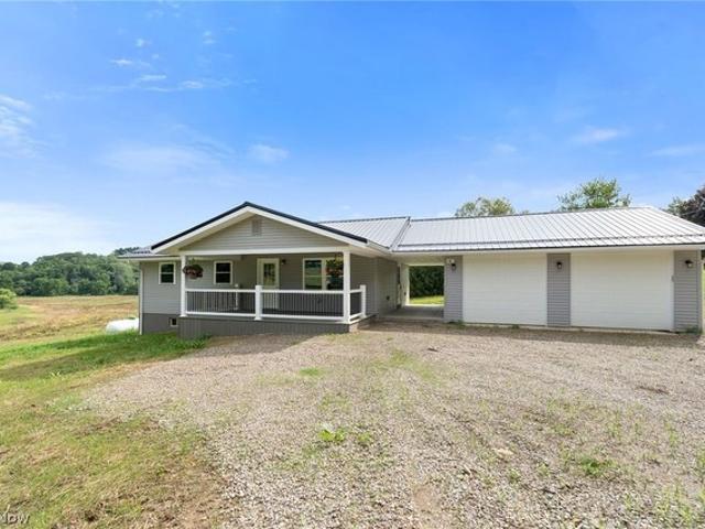 41 Penny Rd SW, Carrollton, OH 44615