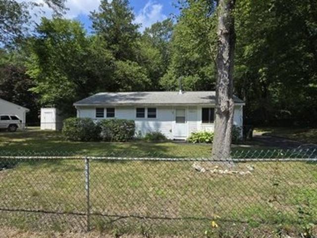 41 Potter Dr, Bellingham, MA 02019