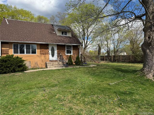 41 Princeton St, Bay Shore, NY 11706 | MLS #987155