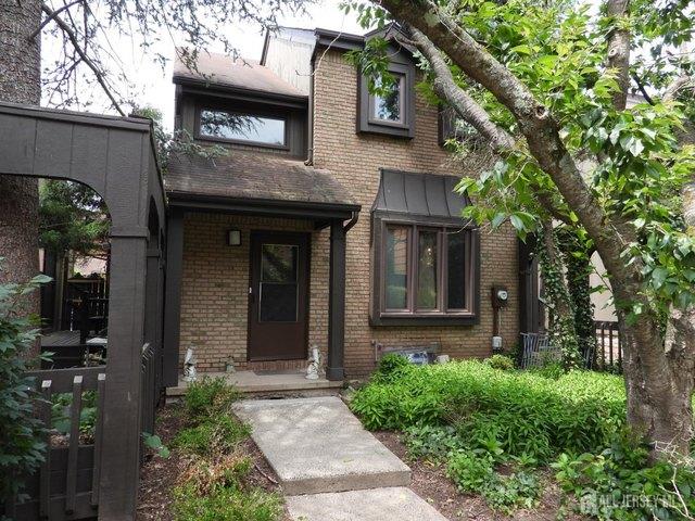 41 Riverbend Dr, North Brunswick, NJ 08902