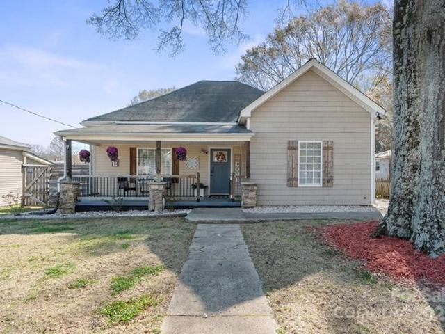 41 Selma Dr, Mooresville, NC 28115