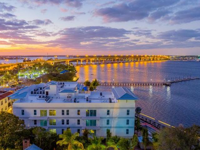 41 SW Seminole St #203, Stuart, FL 34994