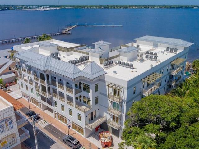 41 SW Seminole St Unit 210, Stuart, FL 34994