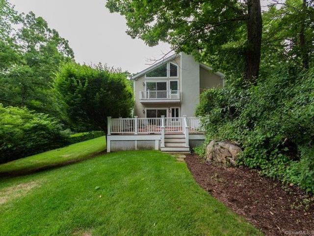 41 Stone Brook Ln, Greenwich, CT 06807