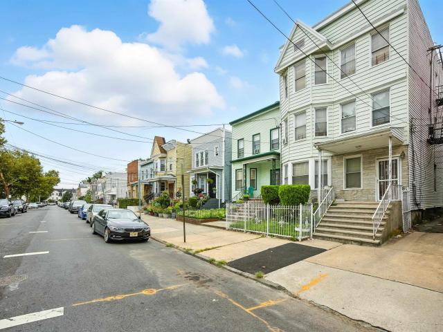 41 Stevens Ave