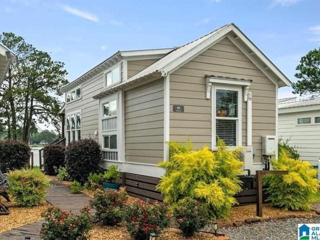 41 Summit Ln, Talladega, AL 35096
