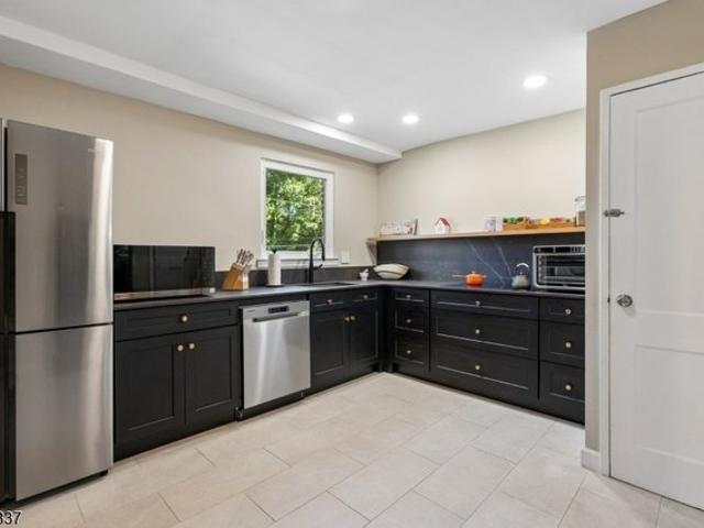 41A Troy Dr, Springfield, NJ 07081