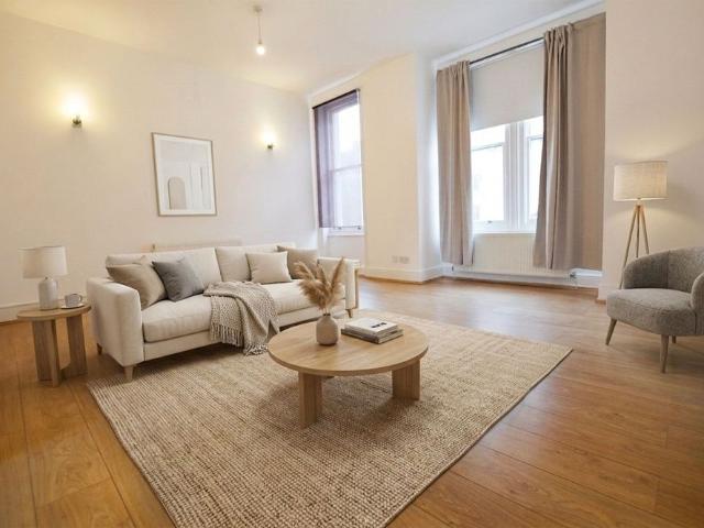 41b Glengall Road, London, NW6 7EL