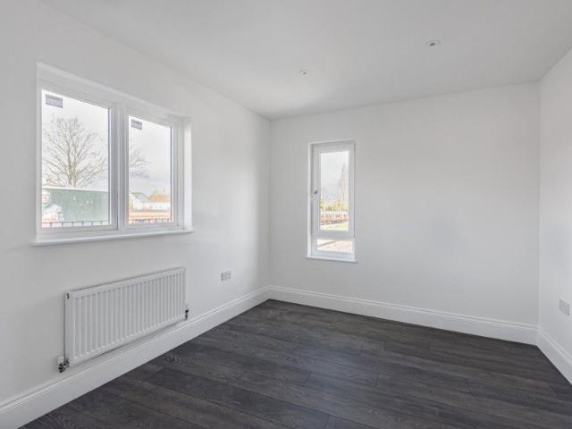 41B Station Approach, West Byfleet, Surrey, KT14