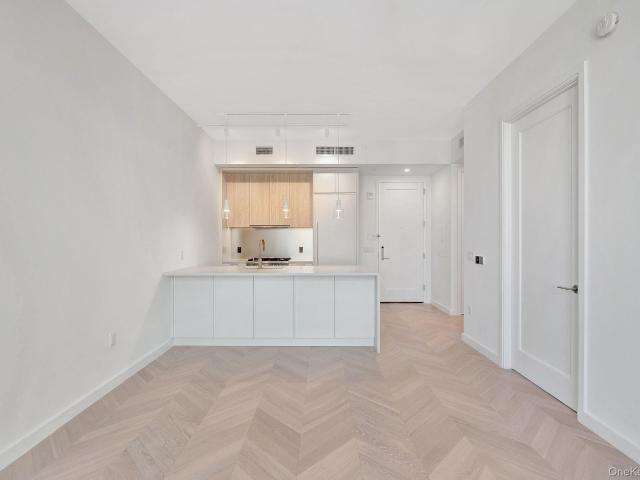 41st Avenue 29 18