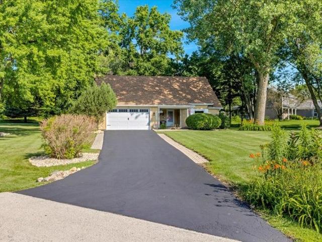 41W210 Mare Ln, Elburn, IL 60119