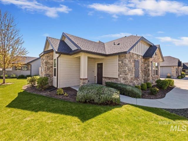 4204 E Silverking Ln