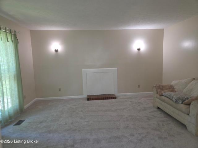 4204 Holly Tree Dr
