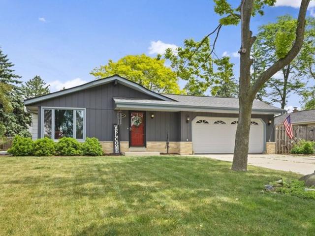 4204 S 93rd St, Greenfield, WI 53228