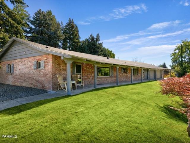 4205 Barge St, Yakima, WA 98908