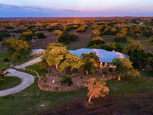 4205 Fredericksburg Rd, Kerrville, TX 78028