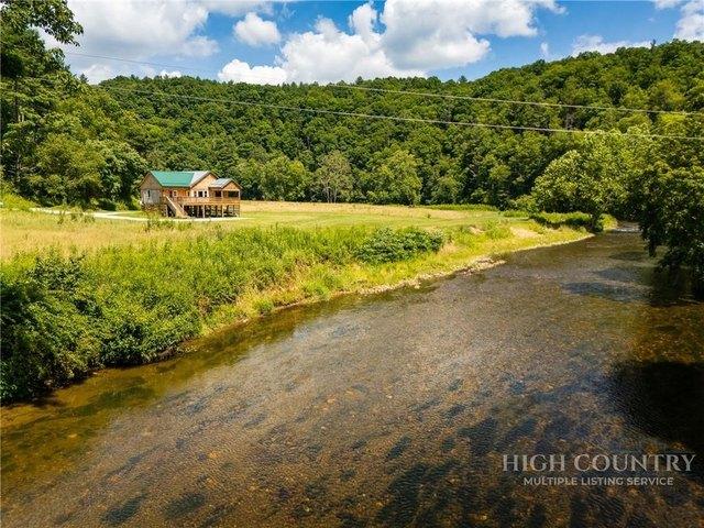 4205 Railroad Grade Rd, Fleetwood, NC 28626