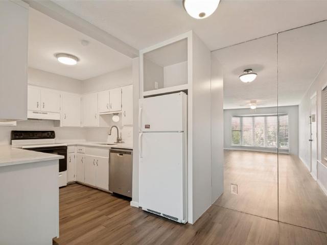4206 Newton Avenue # 204
