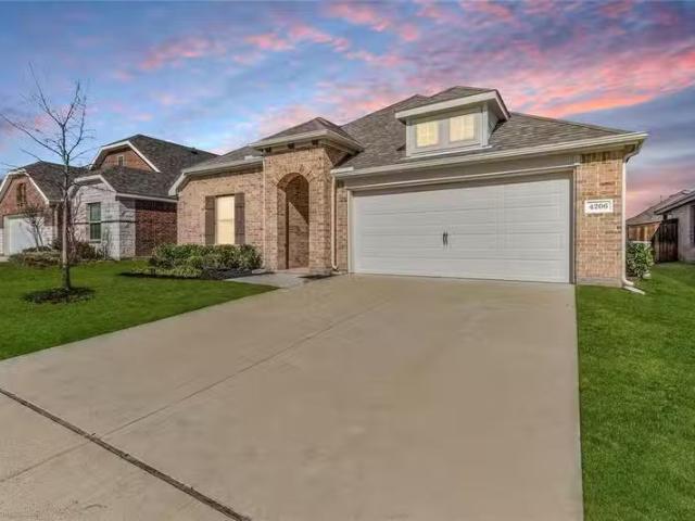 4206 Bullock Ln, Forney, TX 75126