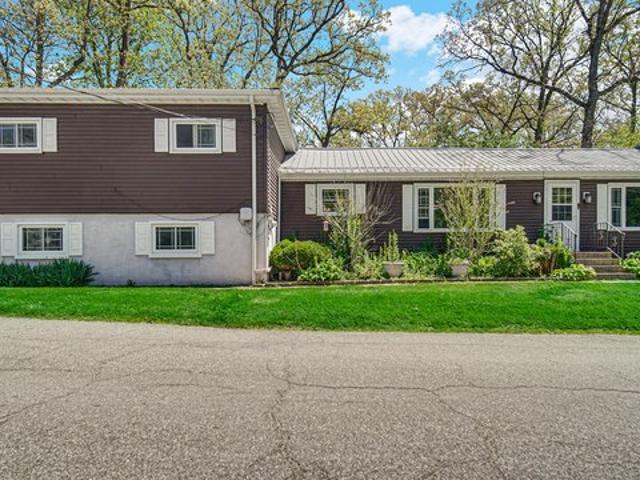 4206 Sumac Rd, Valparaiso, IN 46383