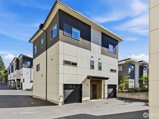 4206 S Greenbelt Station Dr, Seattle, WA 98118