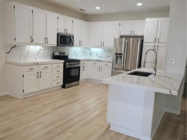 4206 Vahan Court