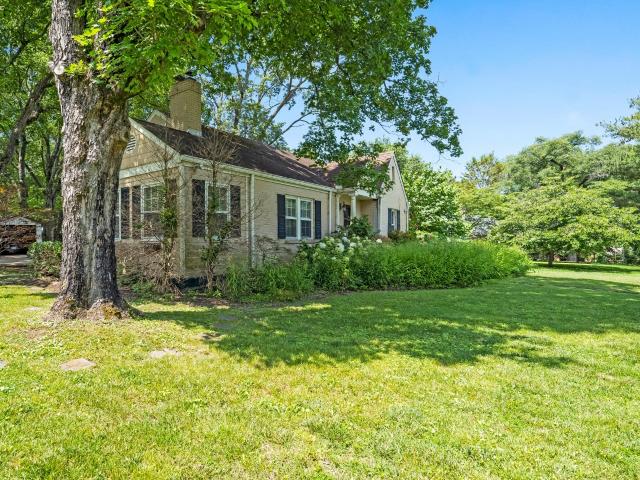 4207 Belmont Park Ter