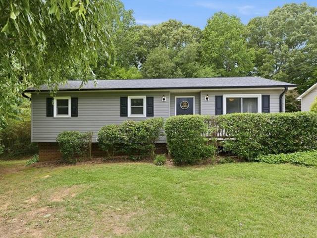4207 Pheasant Ridge Dr, Sophia, NC 27350
