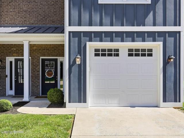 4207 Taylor Cv Ct, Louisville, KY 40220