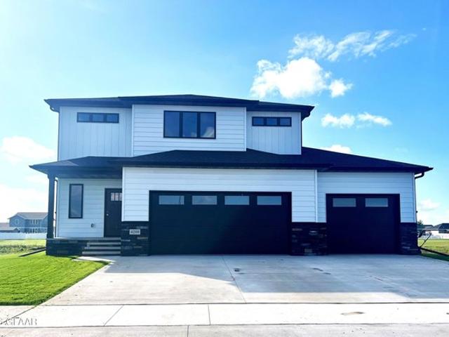 4208 S 30th St, Grand Forks, ND 58201