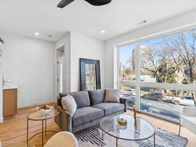 4208 S Calumet Ave, Unit 301, Chicago, IL 60653 | MLS #12640