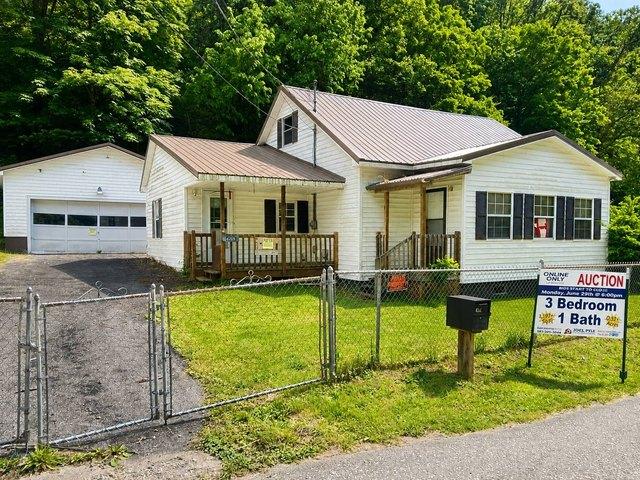 4208 Seng Creek Rd, Whitesville, WV 25209