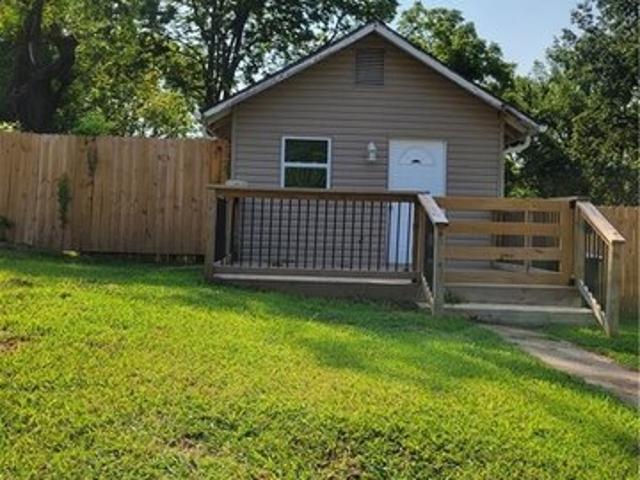 4208 Spruce Ave, Kansas City, MO 64130