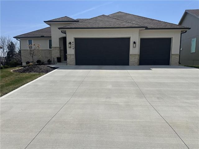 4209 NE Hideaway Dr, Lee's Summit, MO 64064 | MLS #2610