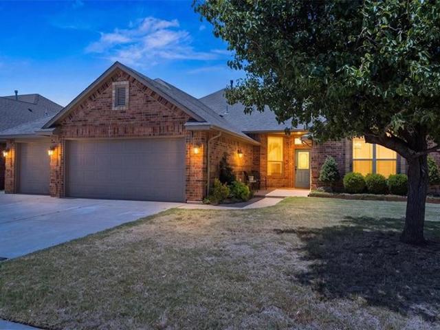 4209 Scissortail Dr, Yukon, OK 73099