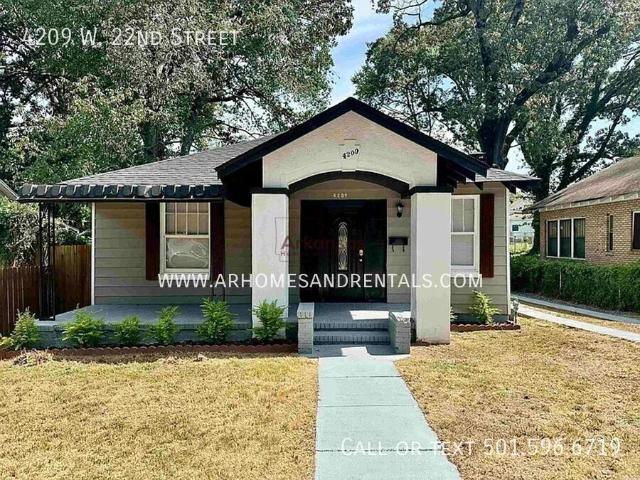 4209 W. 22nd Street | 3 Bedrooms | 1 Full Bathroom ~ 1/2 Off First Month's Rent Special!