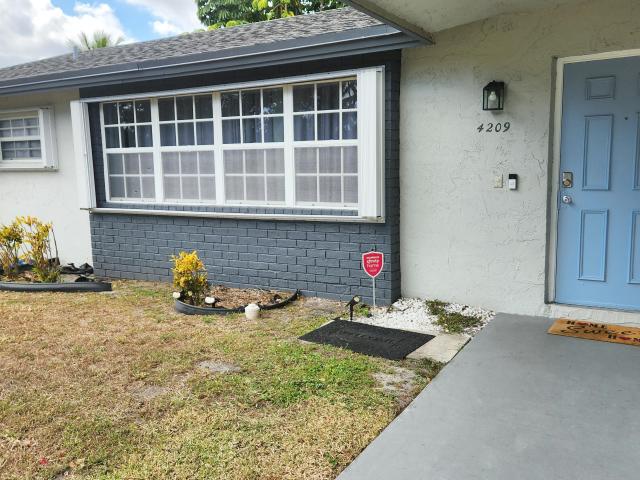 4209 Waverly Dr, West Palm Beach, FL 33407 | MLS #R11168 | Compass
