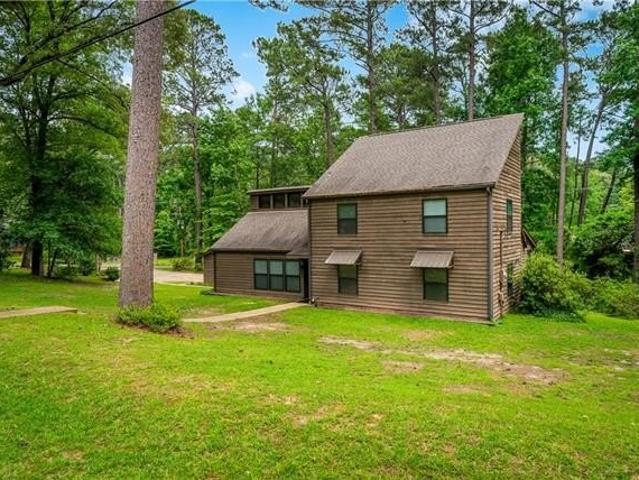 4200 Aspen Ct, Pineville, LA 71360