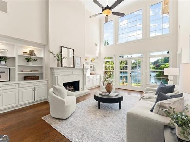 4200 Brookside Ln, Roswell, GA 30076