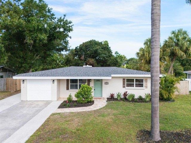 4200 Des Plaines Dr, Sarasota, FL 34233
