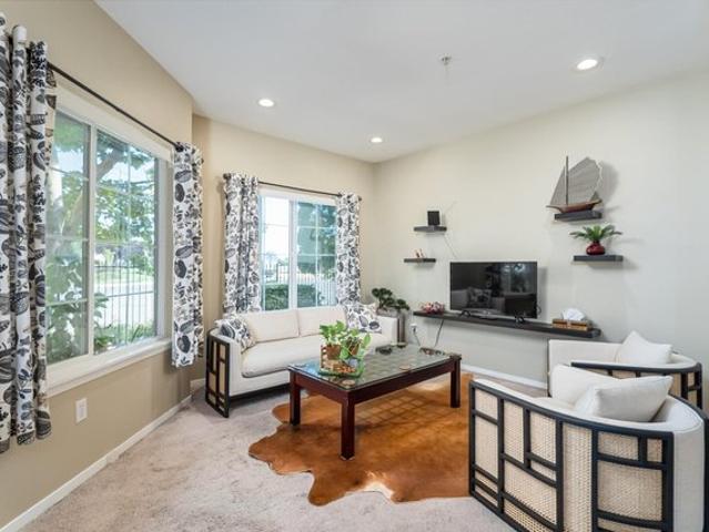 4200 E Commerce Way Unit 1813, Sacramento, CA 95834