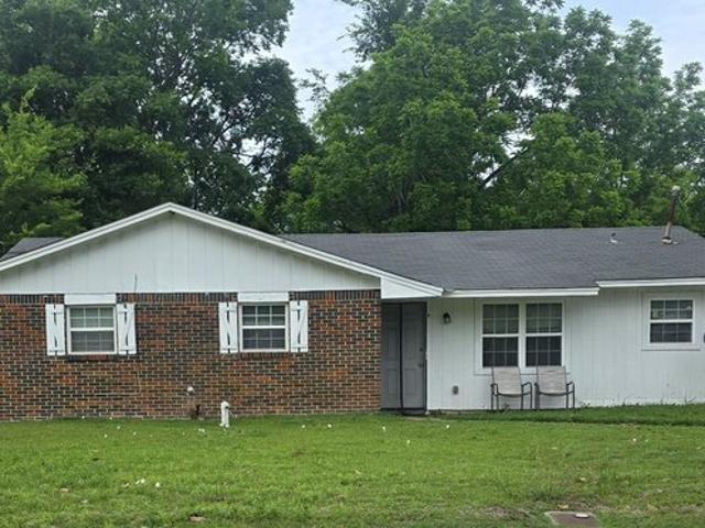 4200 E Lawnwood Dr, Montgomery, AL 36108