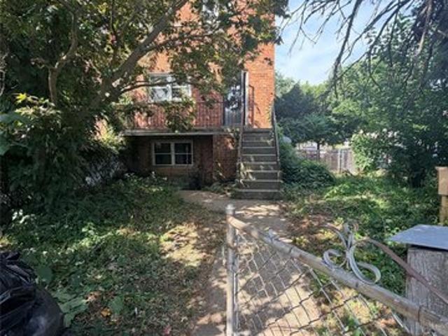 4200 E Tremont Ave, Bronx, NY 10465