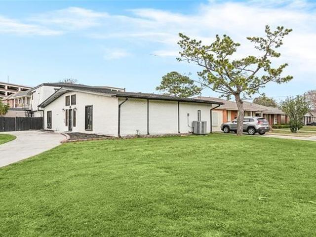4200 Lake Villa Drive