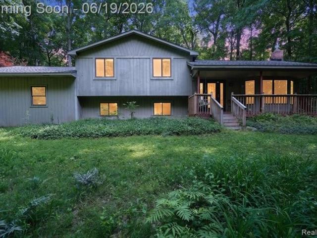 4200 Stockemer, White Lake, MI 48383