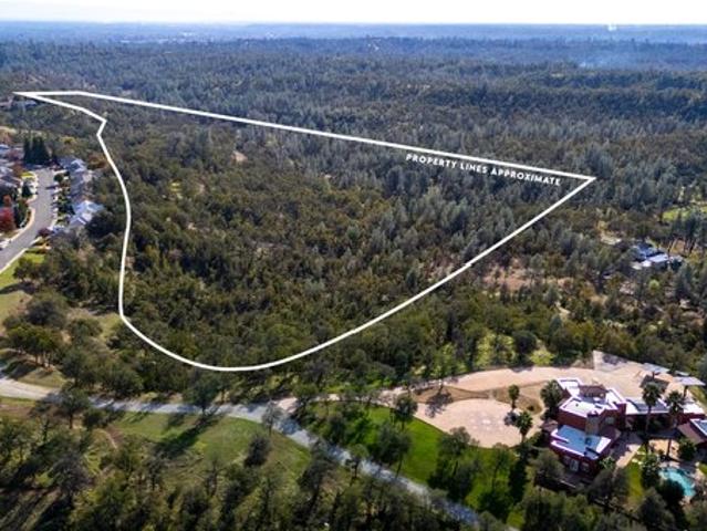 4200 Sunglow Dr, Redding, CA 96001