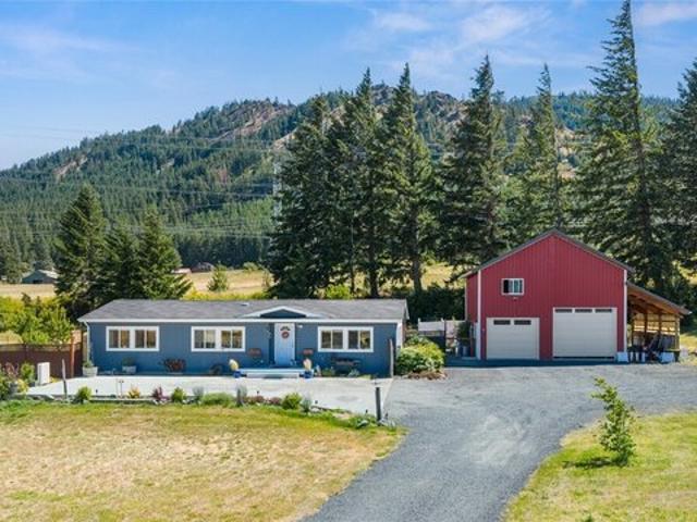 4200 Upper Peoh Point Rd, Cle Elum, WA 98922