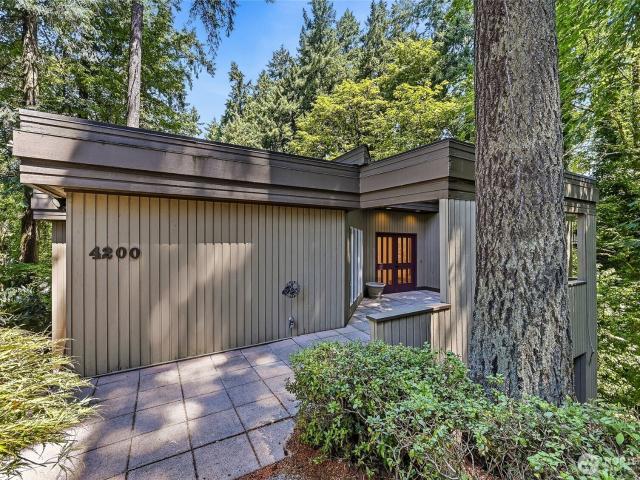 4200 W Lake Sammamish Parkway SE