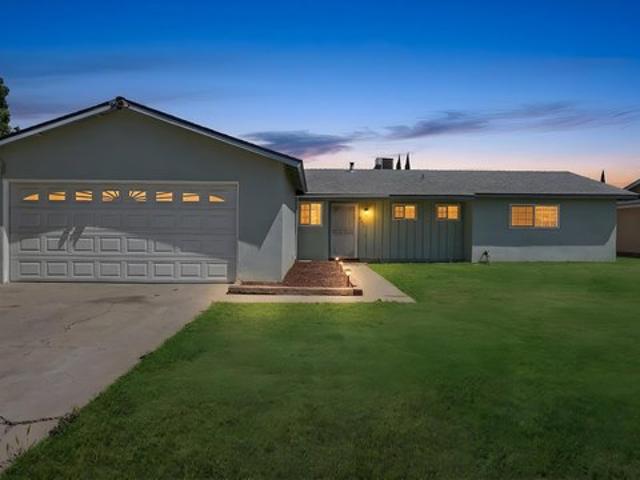 4200 W Whitendale Ave, Visalia, CA 93277