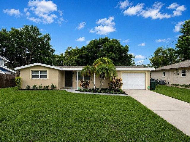4200 Winthrop St, Sarasota, FL 34232